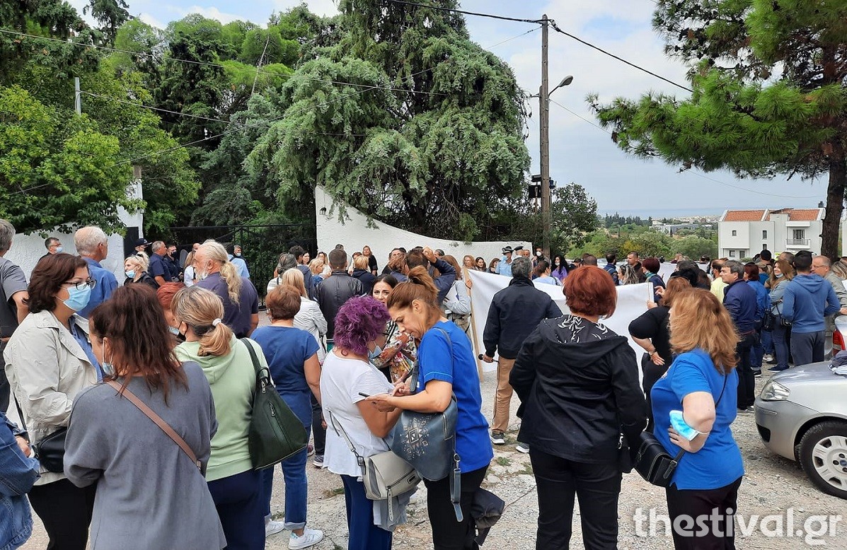 Θεσσαλονίκη: Με γιουχαΐσματα υποδέχτηκαν οι υγειονομικοί τον Πλεύρη ...